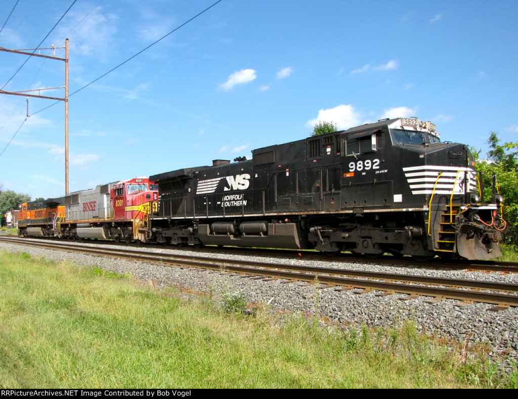 NS 9892, BNSF 8301 and 1062